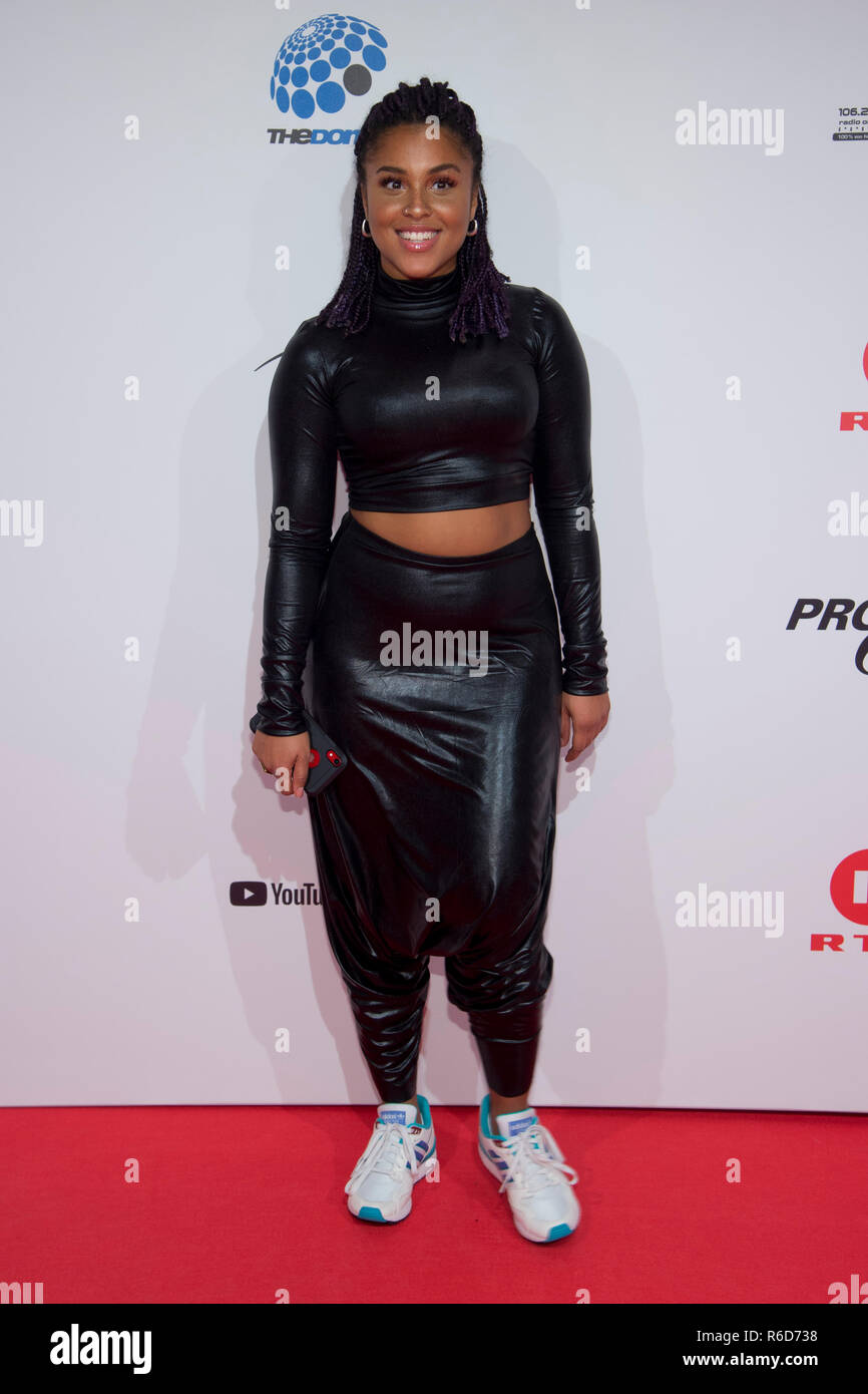 Oberhausen, Deutschland. 30th Nov, 2018. ROLA, Singer, Red Carpet, Red ...