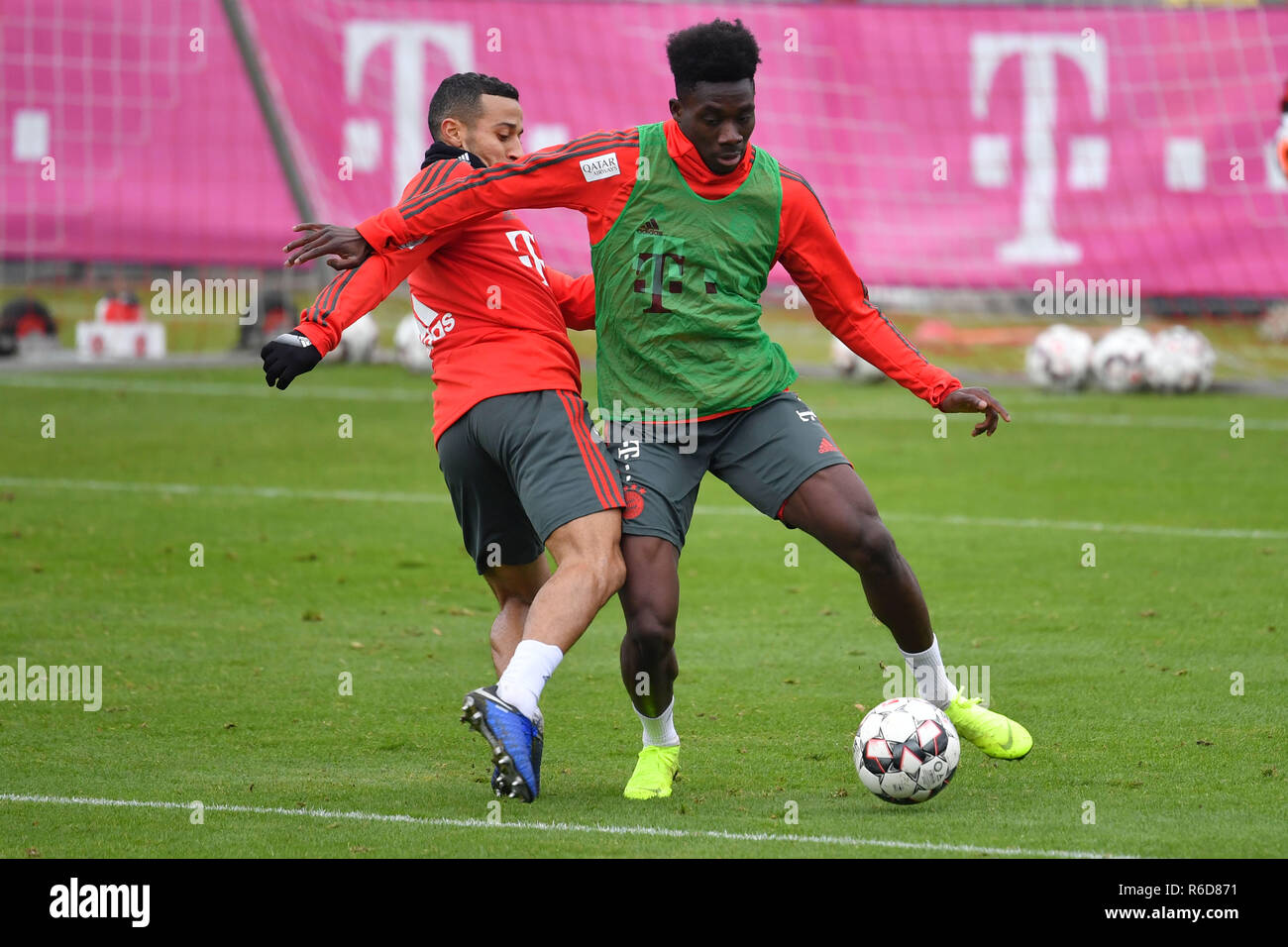 Munich, Germany. 05th Dec, 2018. Alphonso DAVIES (FCB), action, duels ...