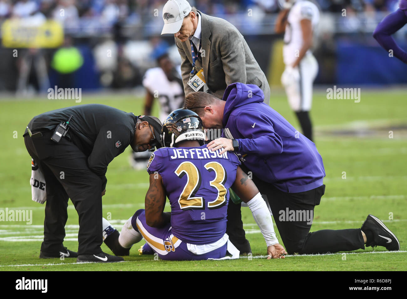 Baltimore, Maryland, USA. 26th Jan, 2016. Medics look after TONY ...