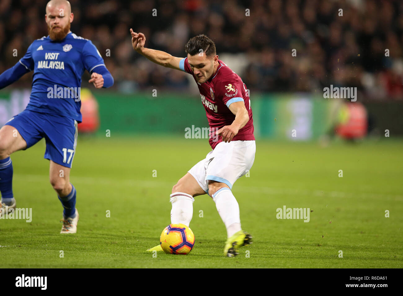 4th December 2018, London Stadium, London, England; EPL Premier League ...