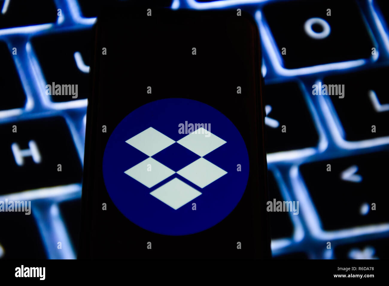 Krakow, Poland. 5th Dec, 2018. Dropbox logo is seen on an android ...