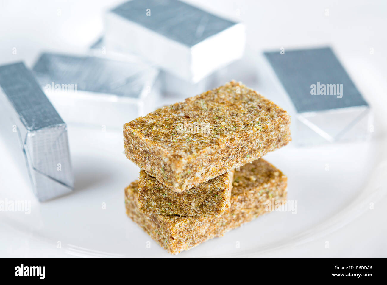 Broth cube hi-res stock photography and images - Alamy