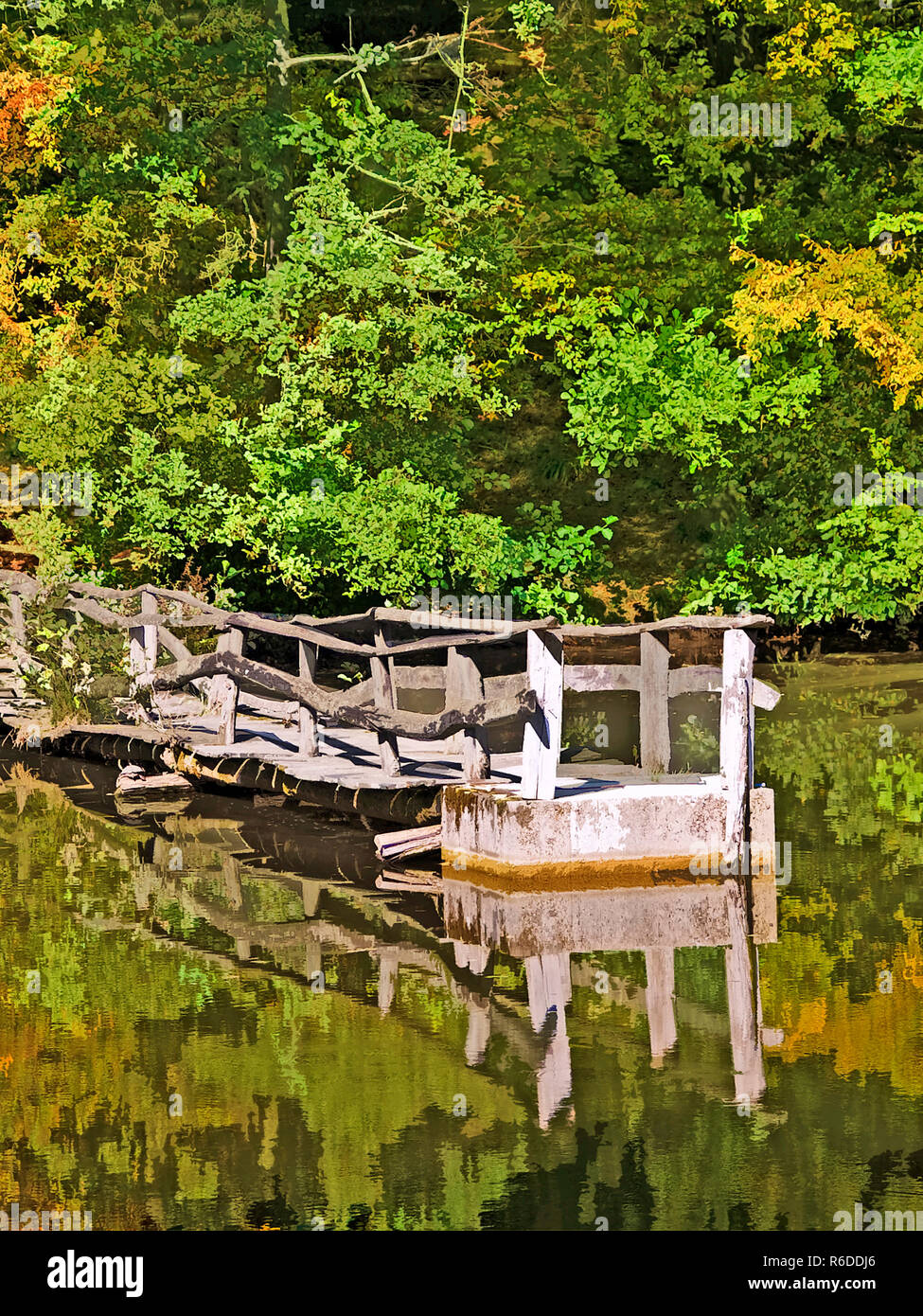 Lake With Old Bridge Stock Photo - Alamy