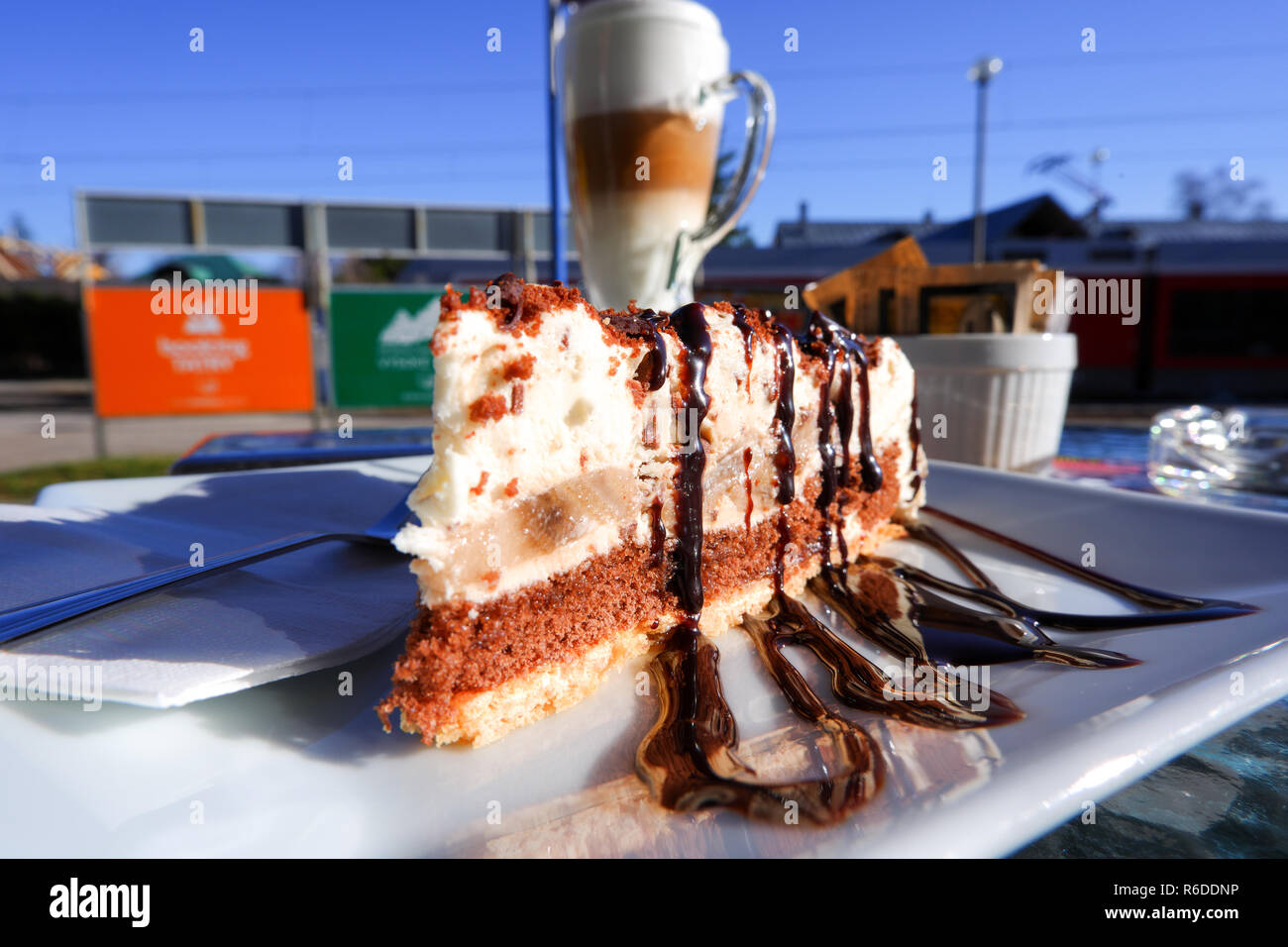 Cafe latte hi-res stock photography and images - Alamy