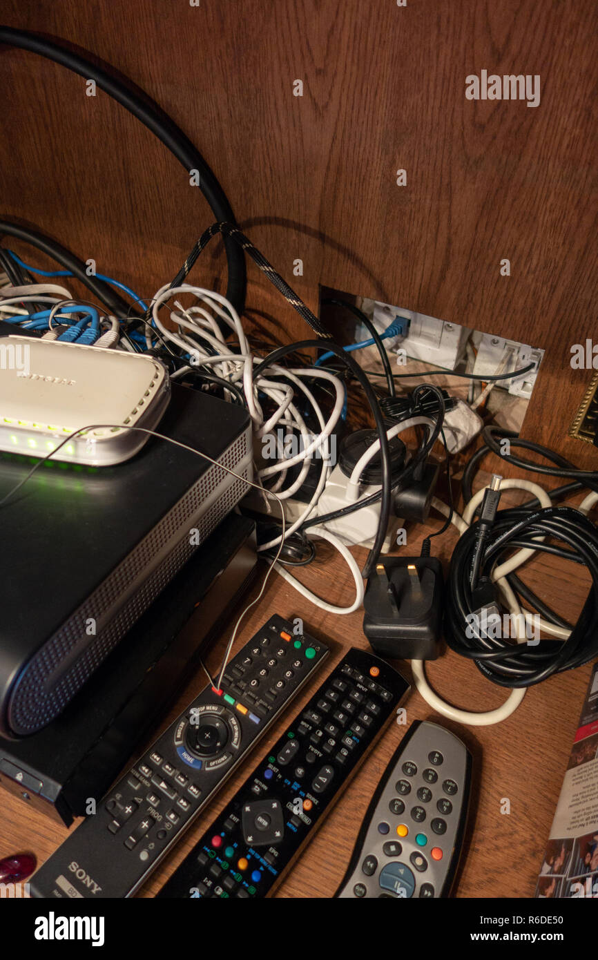 Knot in electrical wire hi-res stock photography and images - Alamy