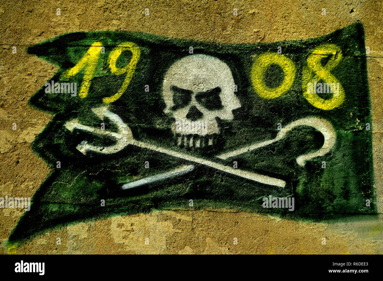 Pirate flag ancient hi-res stock photography and images - Alamy