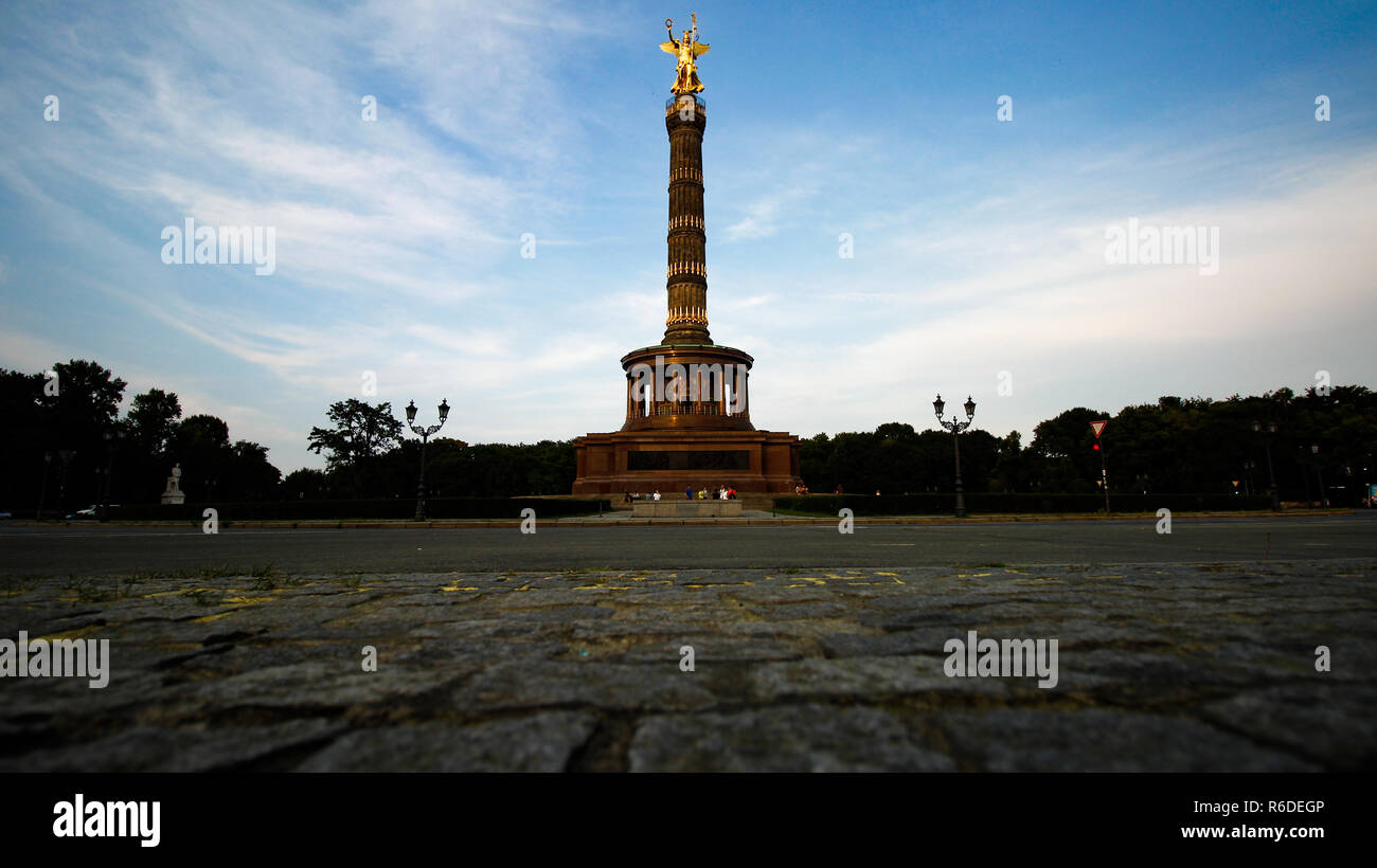Großer stern hi-res stock photography and images - Alamy