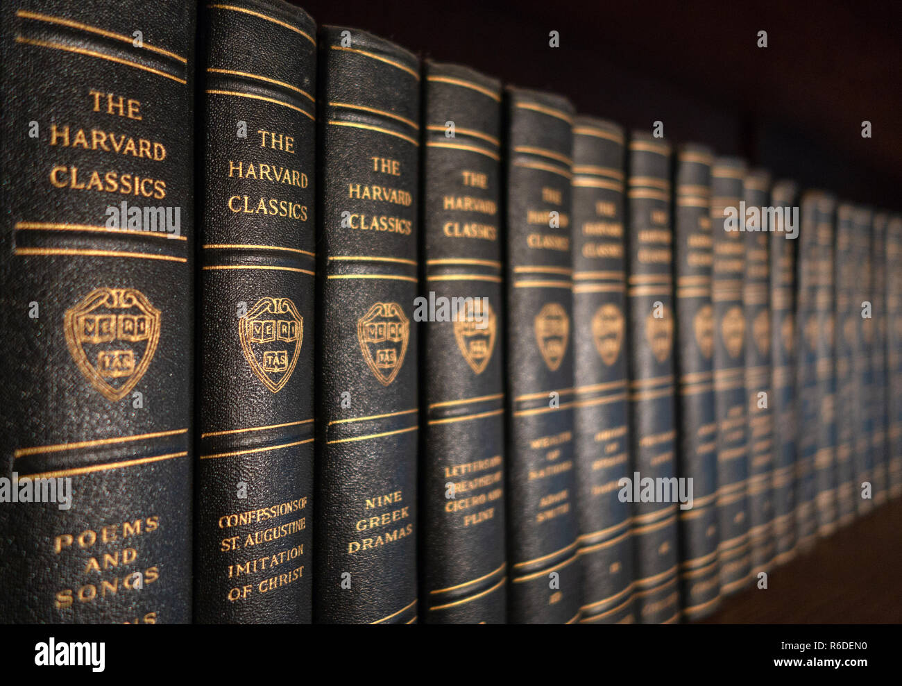 Harvard library hi-res stock photography and images - Alamy