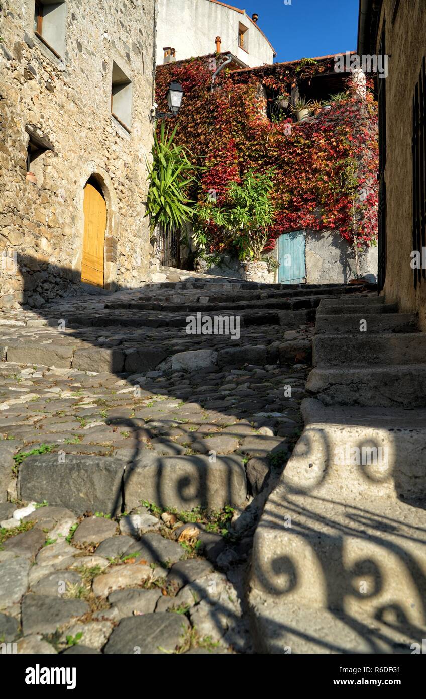 Biot village france hi-res stock photography and images - Alamy