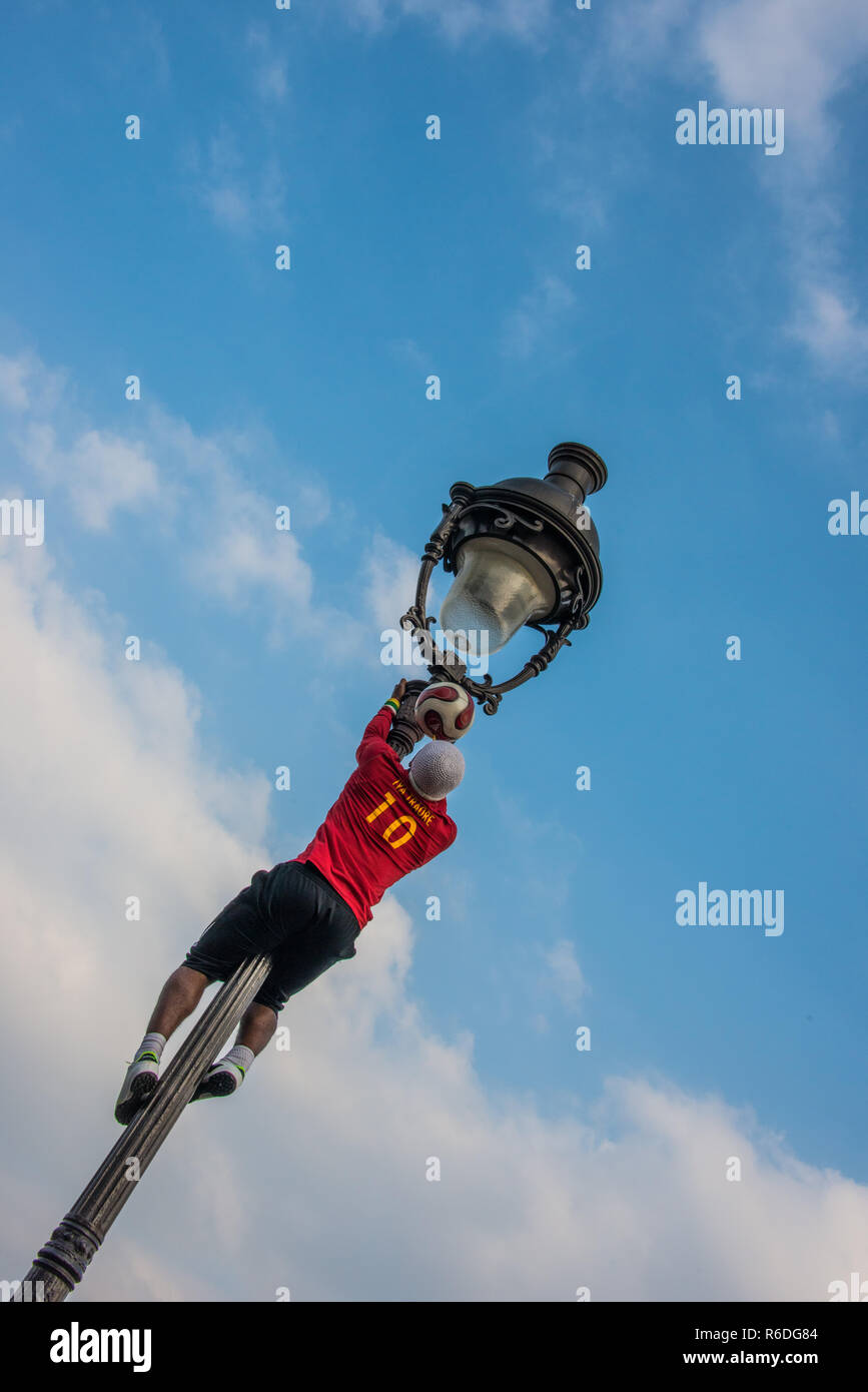 Football acrobatic in Paris Montmartre, jung man from Guinea Stock ...