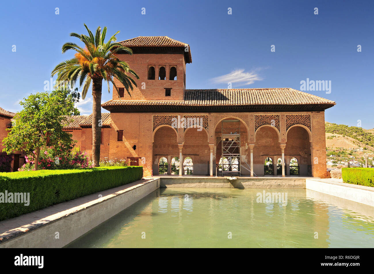 Spain Granada Alhambra The Ladies Tower (Torre De Las Damas) Garden Of ...
