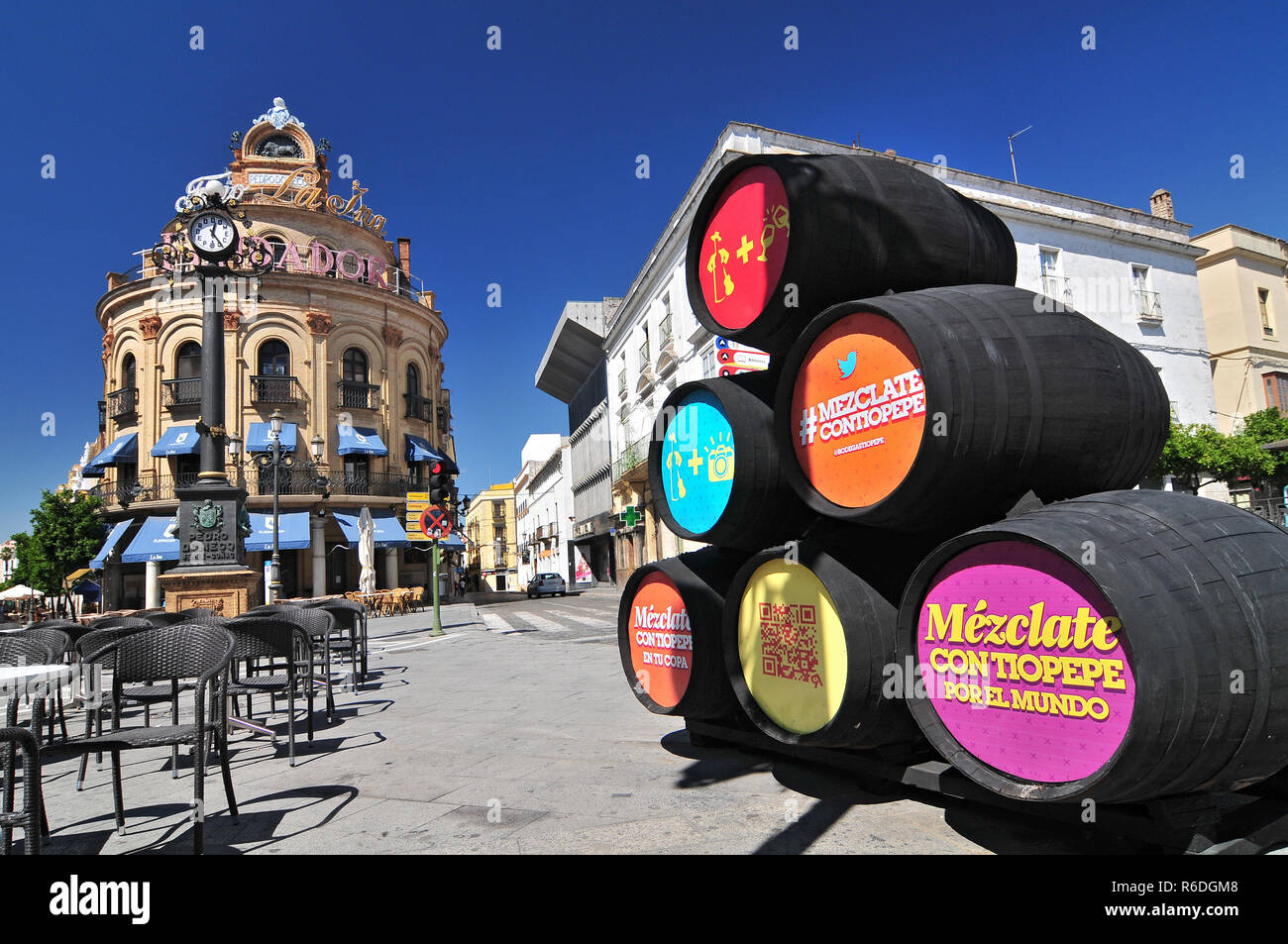 Gallo azul square hi-res stock photography and images - Alamy