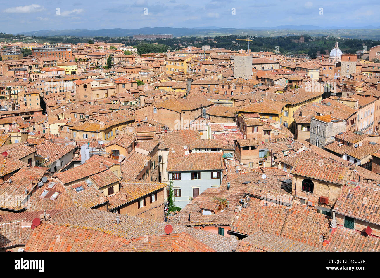 Roman rooftops hi-res stock photography and images - Alamy