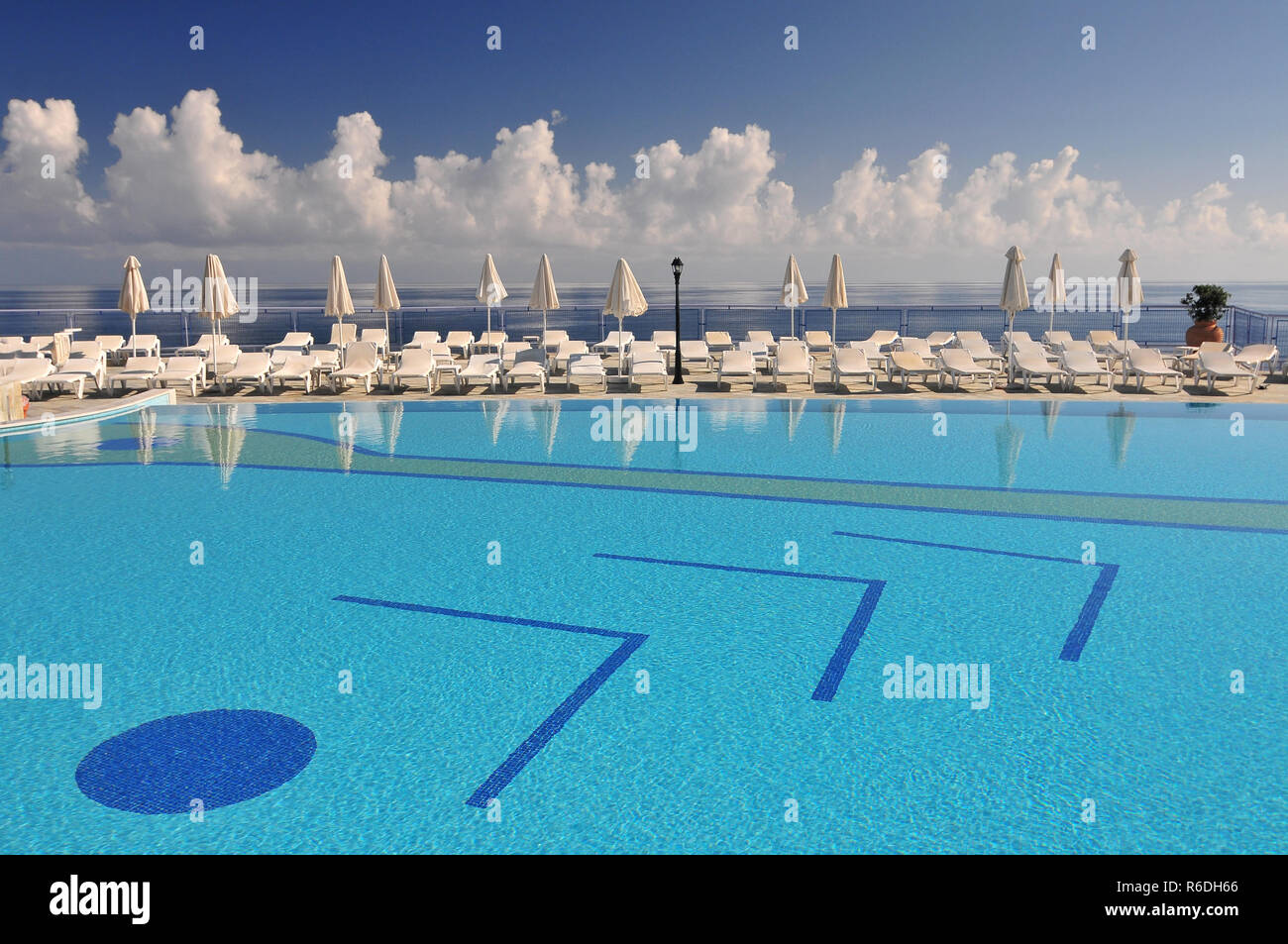 Panorama Hotel And Luxury Exclusive Infinity Pool Inviting A Dip ...