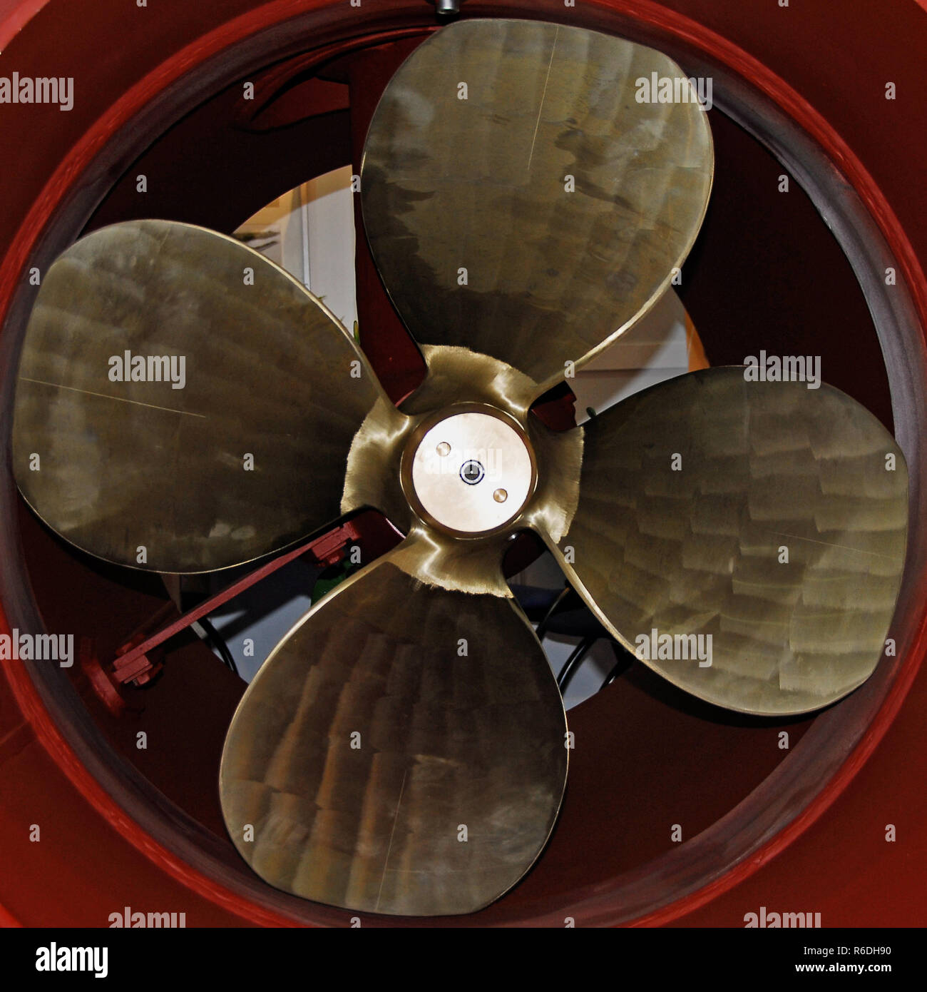 Ship propeller blade closeup Stock Photo - Alamy