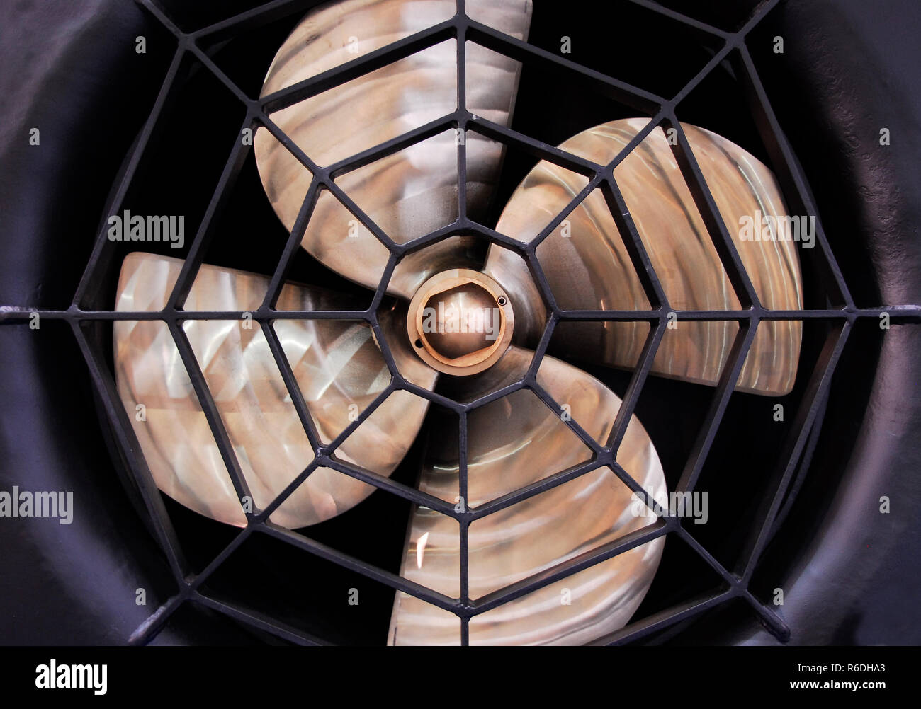 Ship propeller blade closeup Stock Photo - Alamy