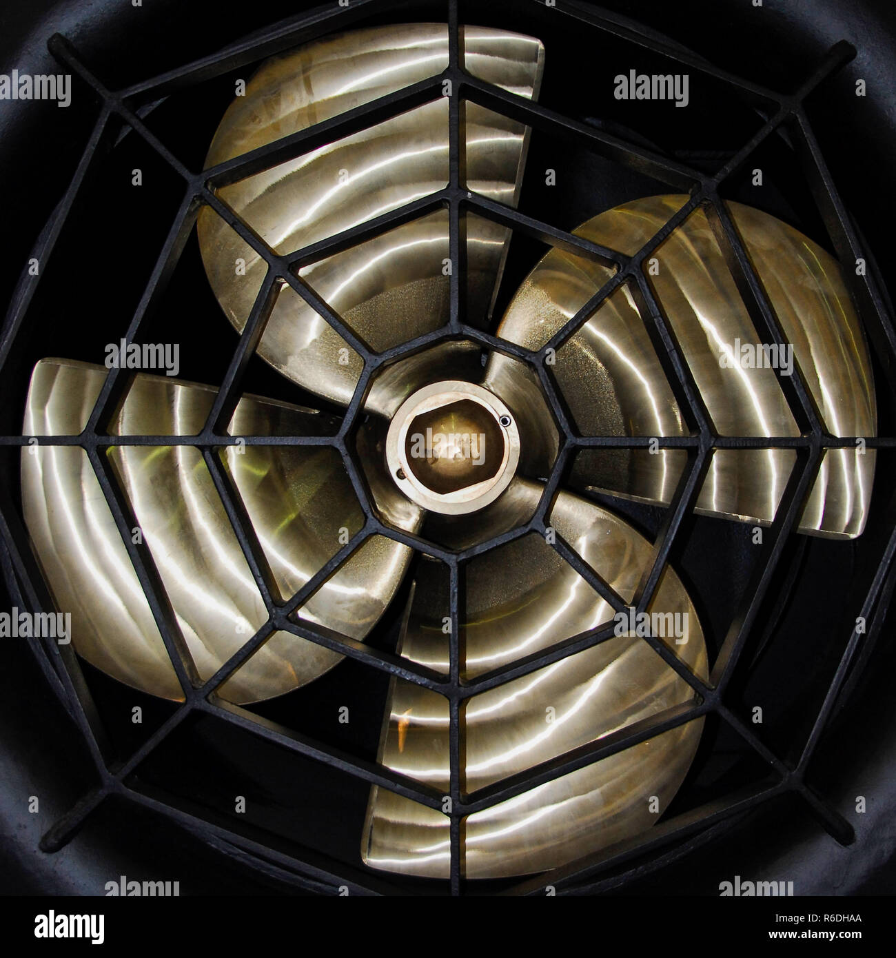 Ship propeller blade closeup Stock Photo - Alamy
