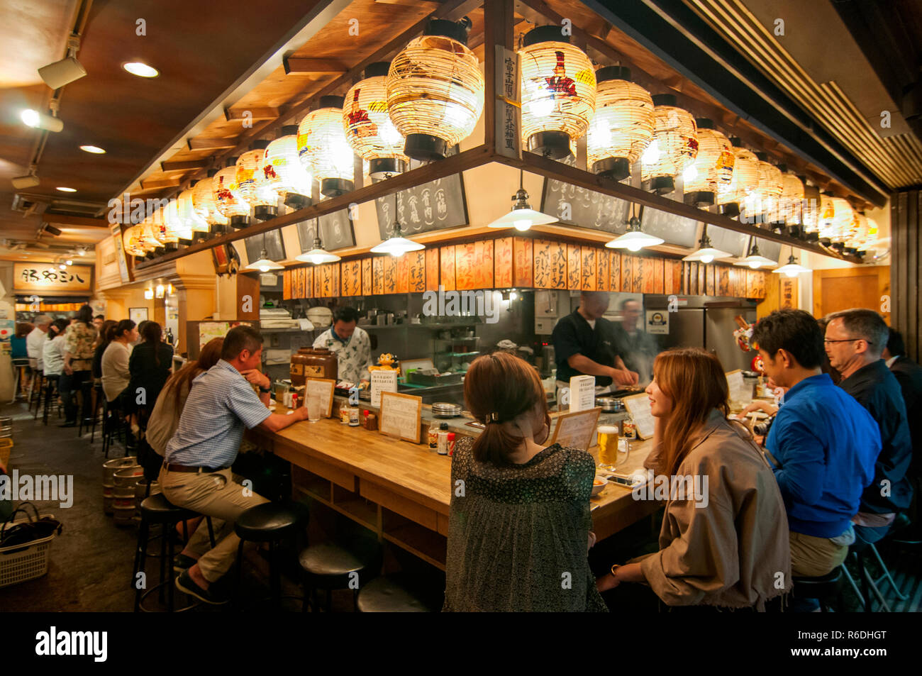 Tokyo Restaurant In Shinjuku At Night, Japan Stock Photo - Alamy