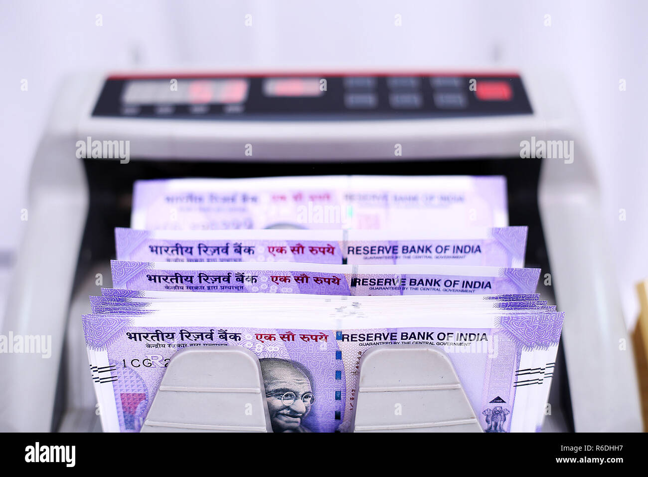 Counting machine hi-res stock photography and images - Alamy