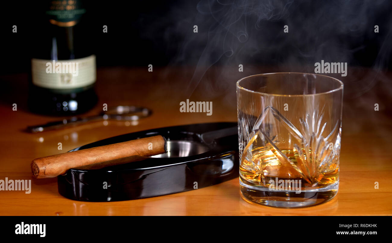 Luxurious cigars hi-res stock photography and images - Alamy