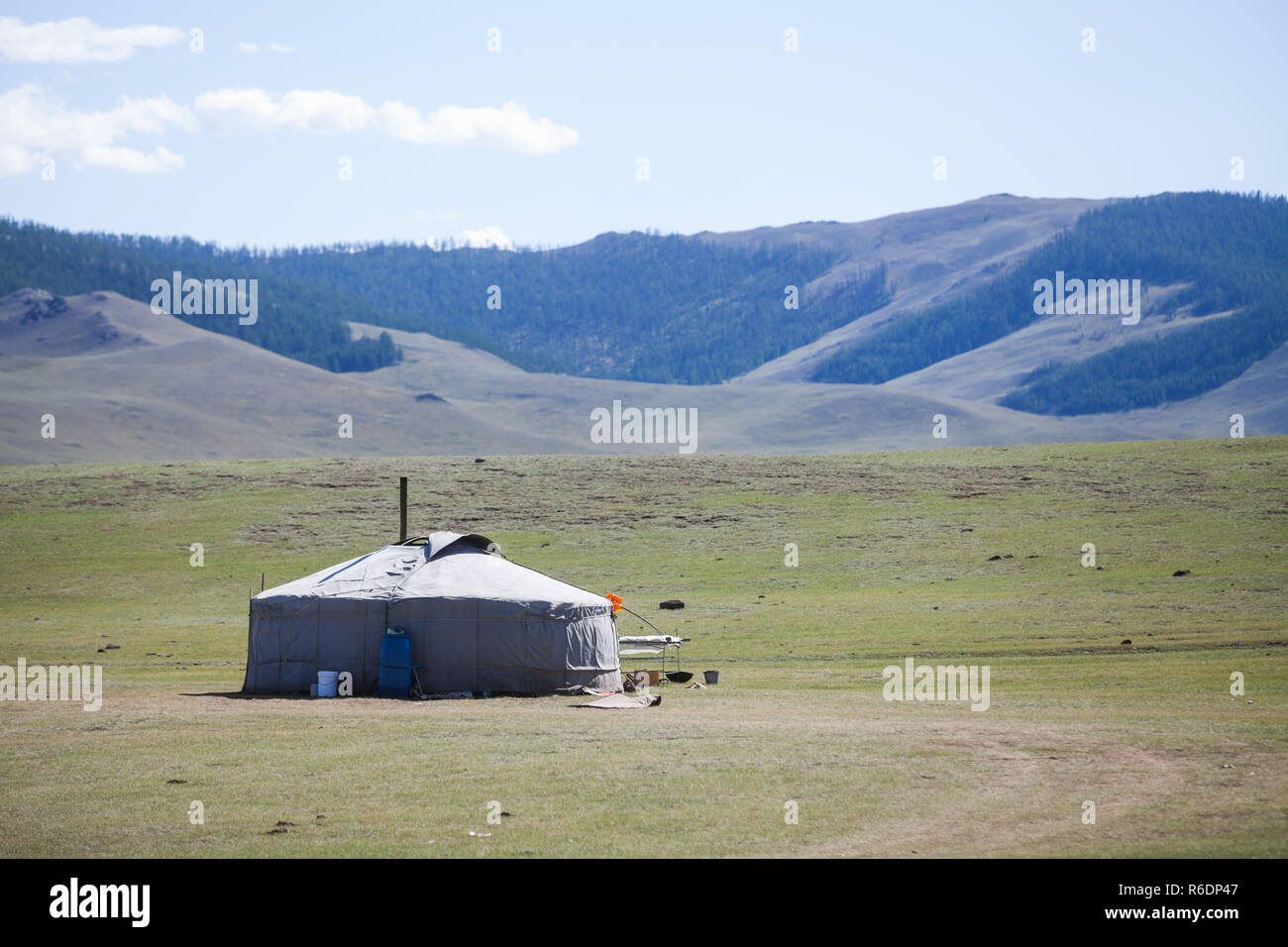 Nomad building mongolian ger hi-res stock photography and images - Alamy