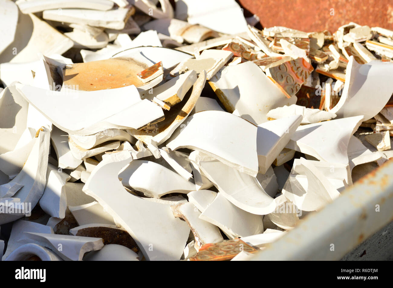 Container With Porcelain Waste Stock Photo - Alamy