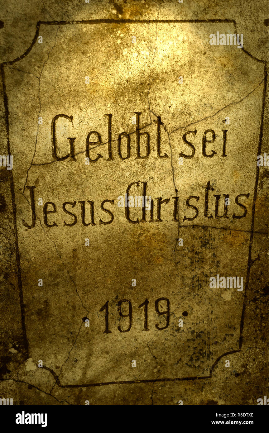Praise Jesus Christ, Old German Memory Stone Stock Photo - Alamy