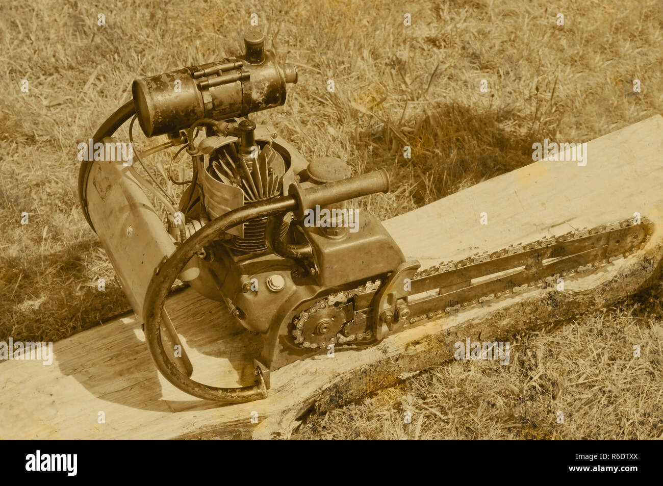 Old Chain Saw Stock Photo - Alamy