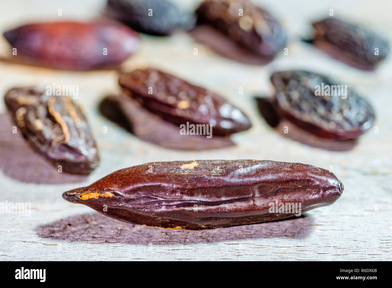 Tonka beans hi-res stock photography and images - Alamy