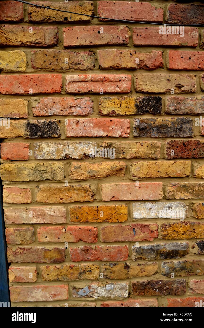 Reclaimed London brick wall Stock Photo - Alamy