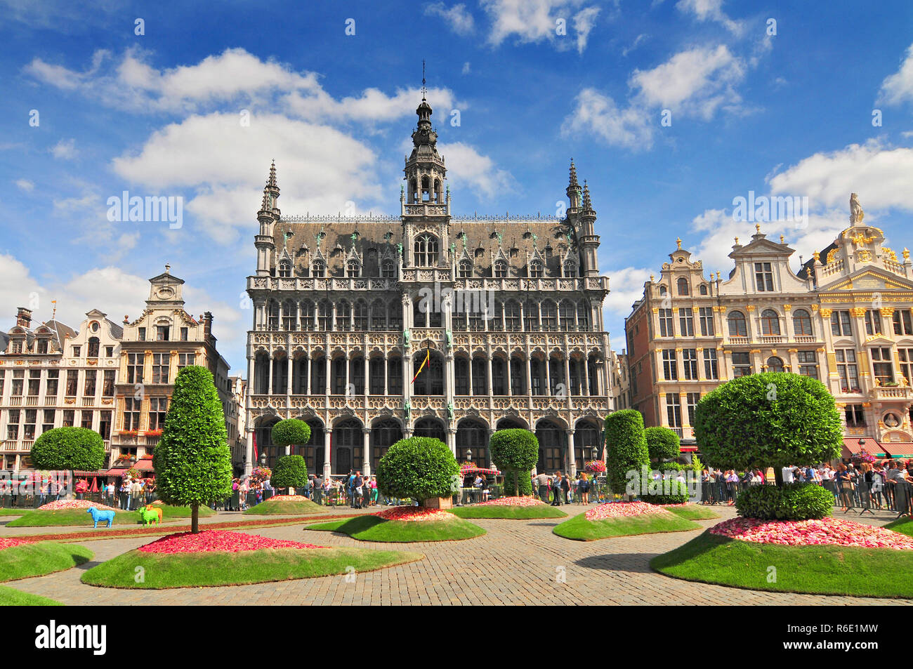 Houses Of The Famous Grand Place Brussels Belgium Grand Place Was Named ...