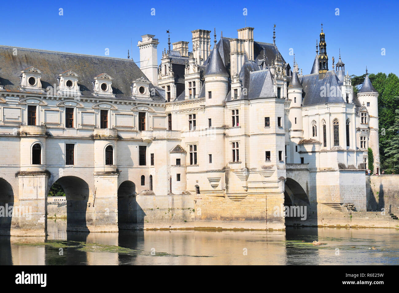 Chateau De Chenonceau France This Castle Is Located Near The Small ...