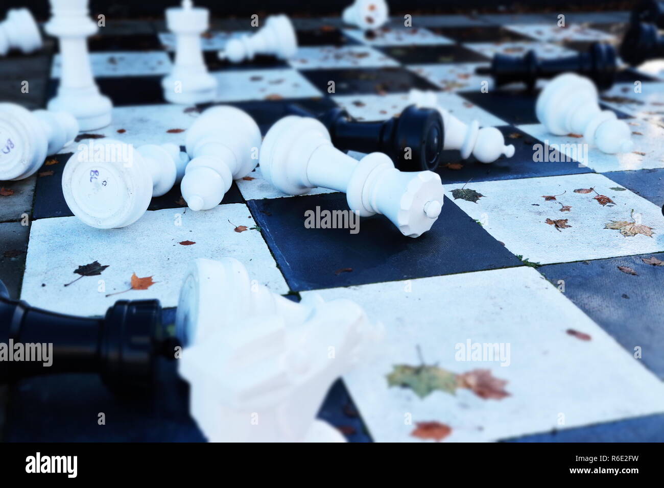 Dock falling down hi-res stock photography and images - Alamy