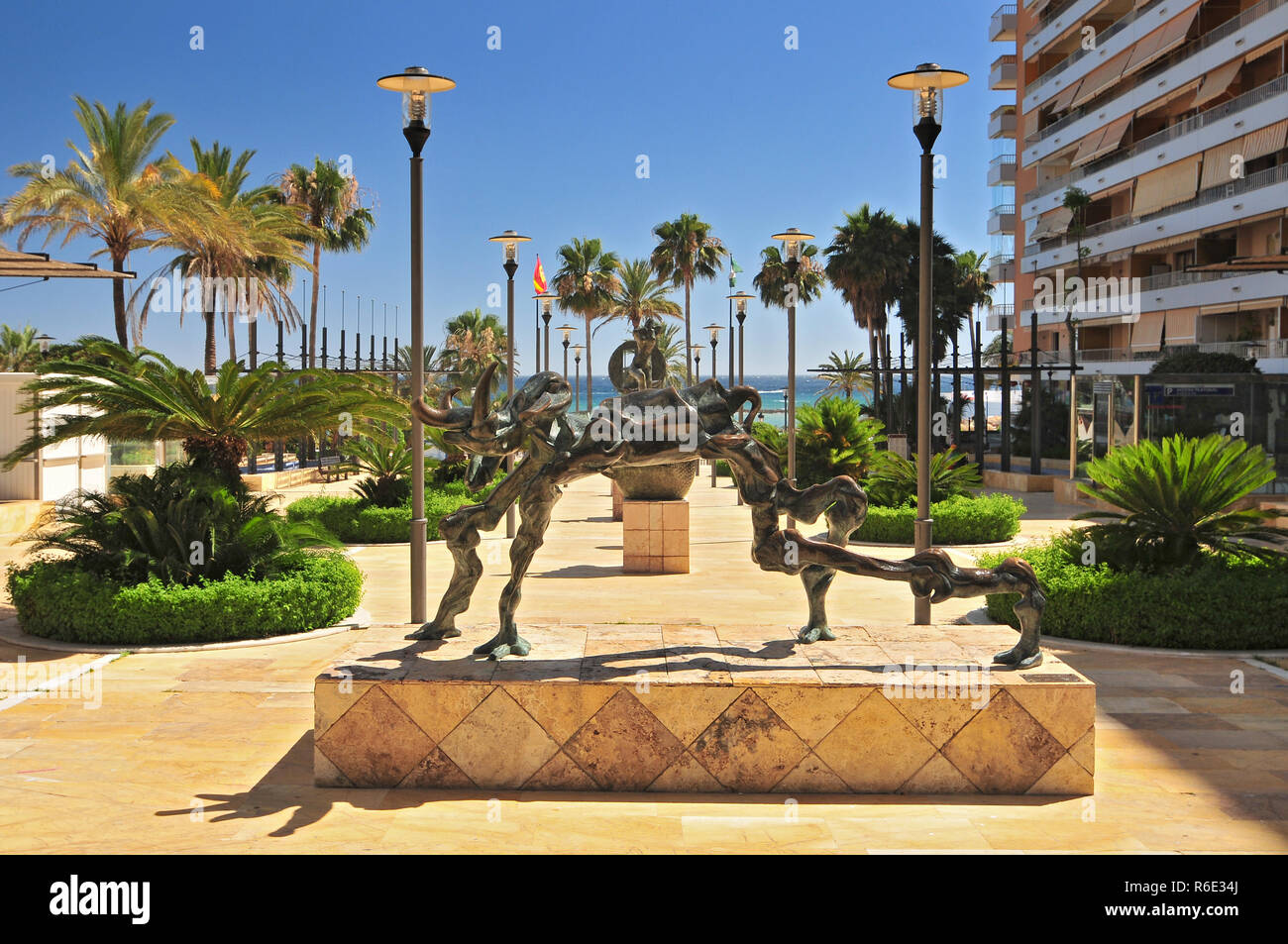 Dali sculpture marbella hi-res stock photography and images - Alamy