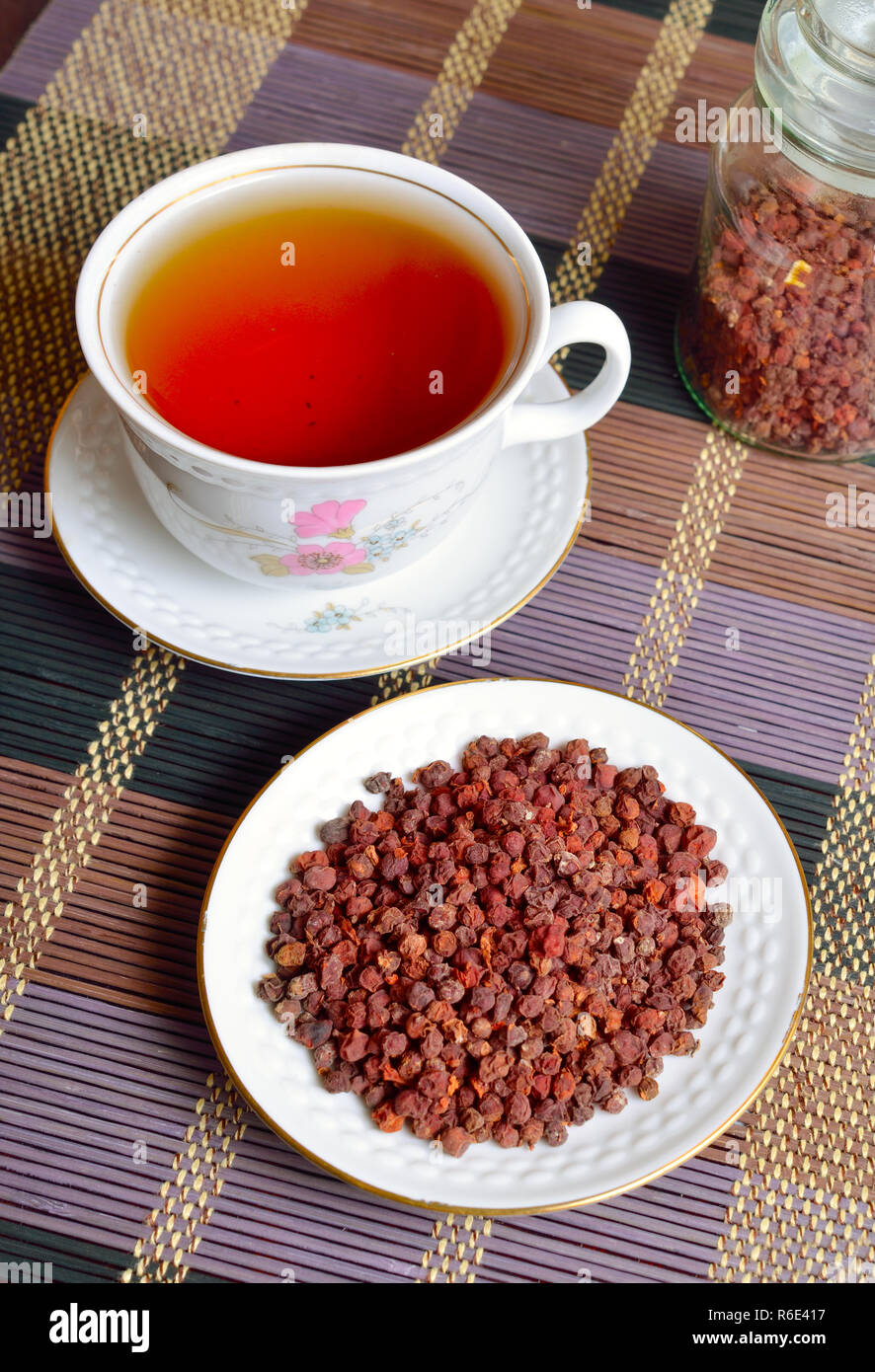 Schisandra chinensis, magnolia-vine, Chinese magnolia-vine, schisandra ...