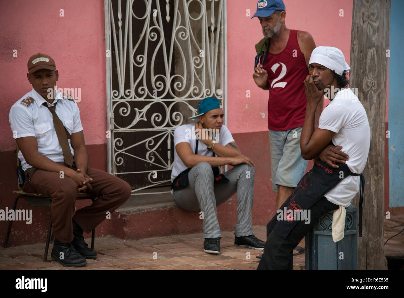 Break time hi-res stock photography and images - Alamy