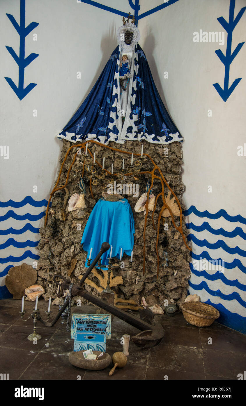 Santeria altar hi-res stock photography and images - Alamy