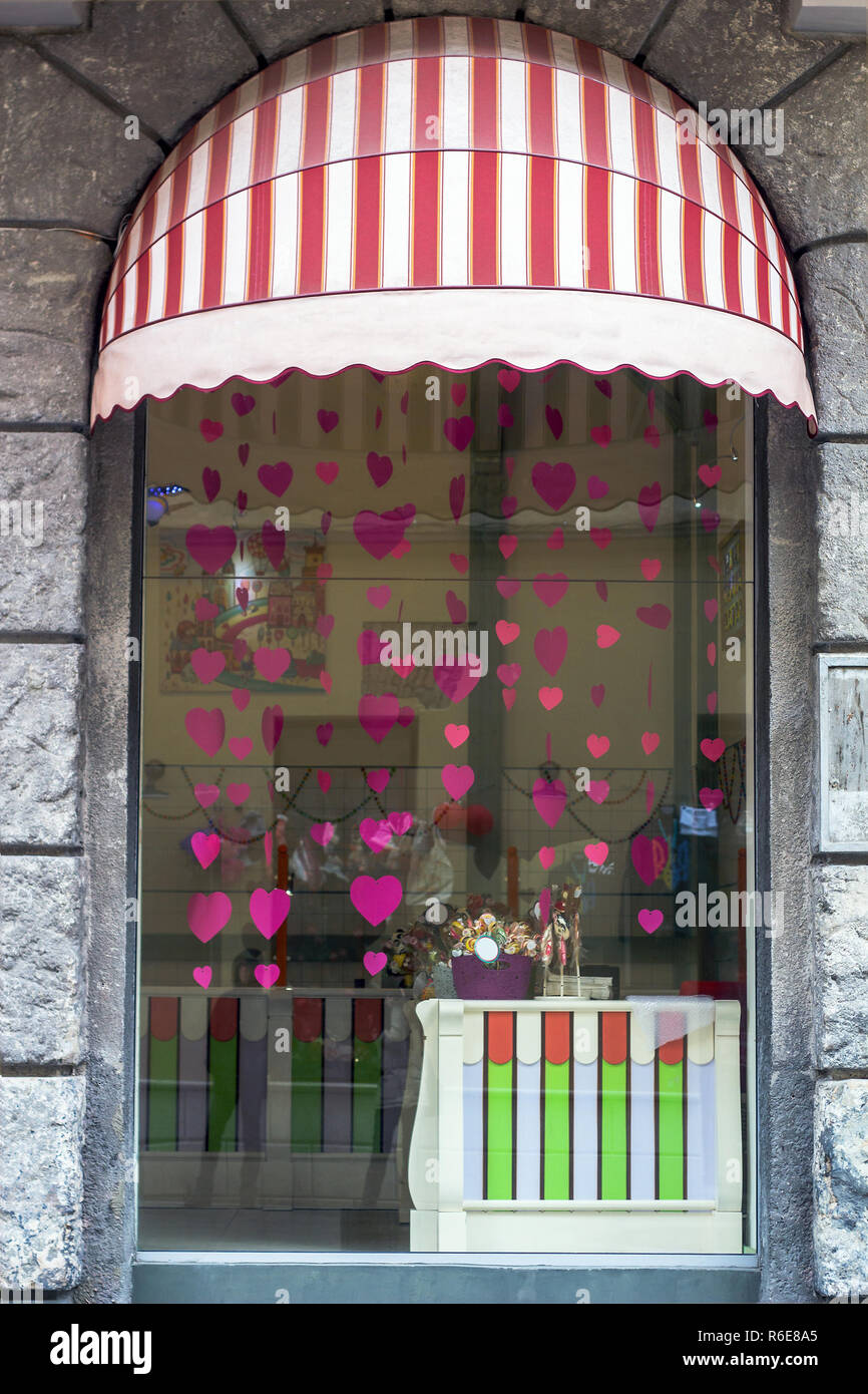 Showcase candy store. Window in sweets store Stock Photo - Alamy