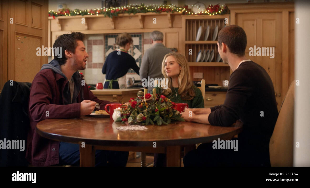 CHRISTMAS PERFECTION, (aka THE PERFECT CHRISTMAS VILLAGE), (from left ...