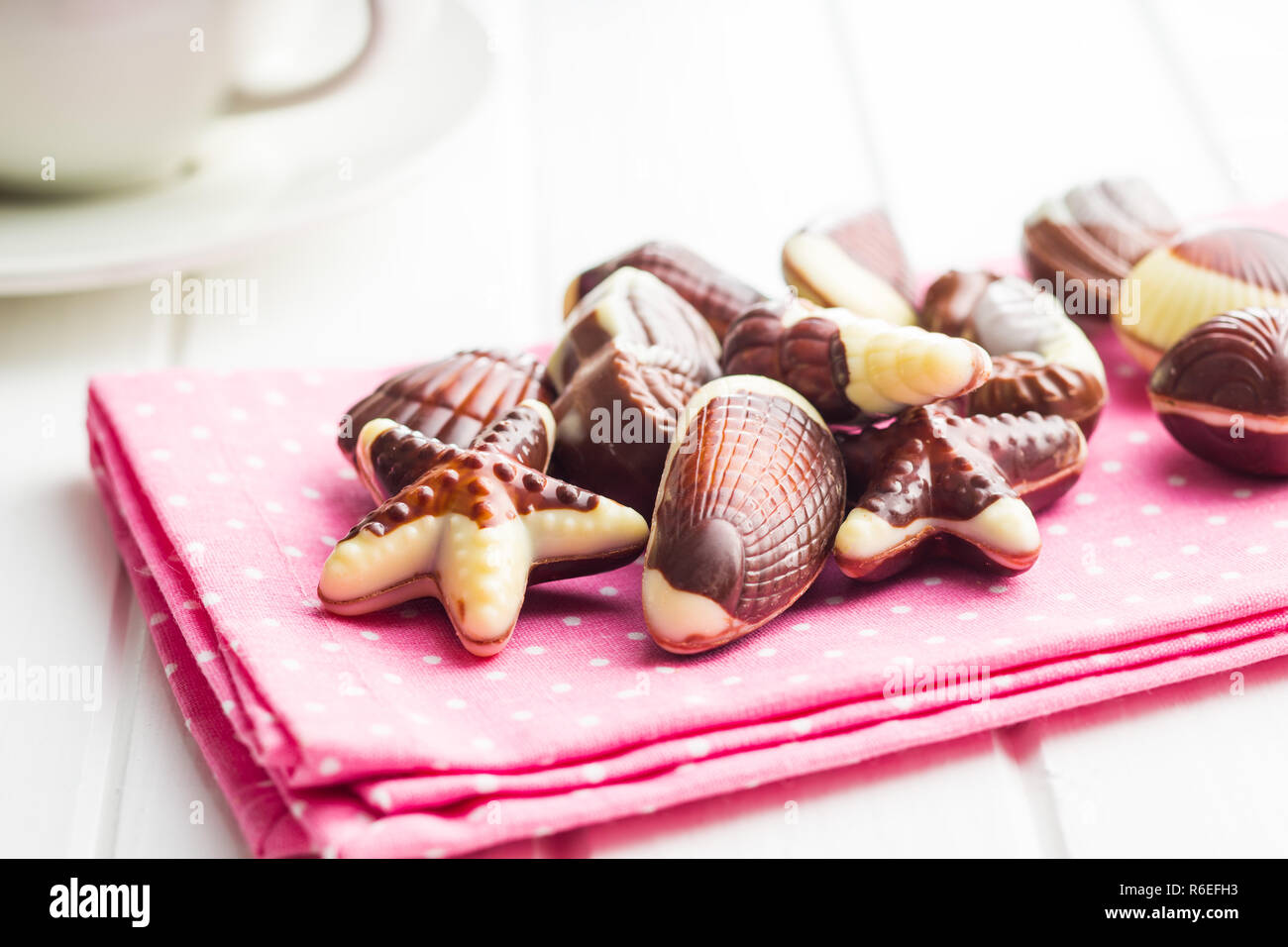 Sweet chocolate seashells Stock Photo - Alamy