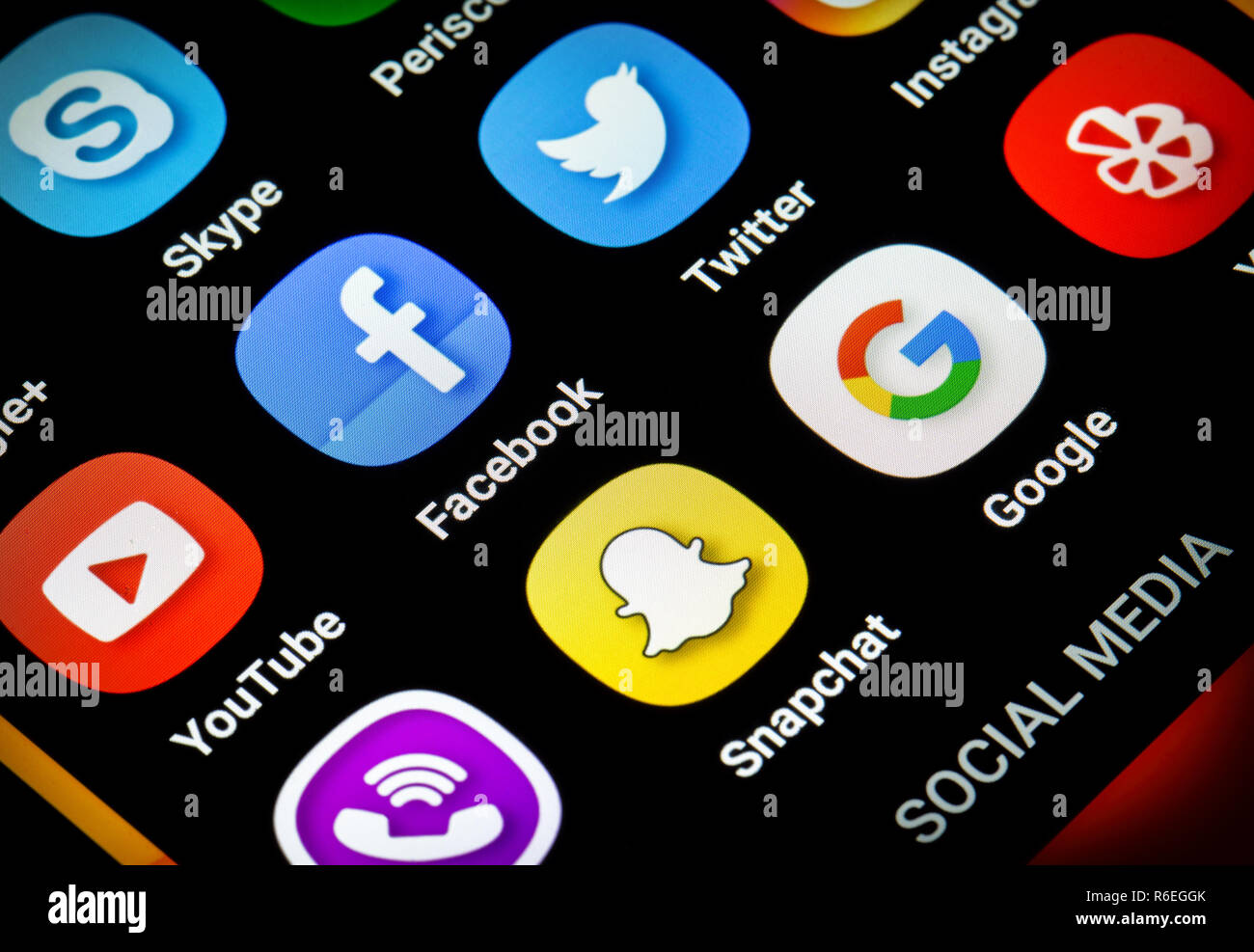 Youtube logo 2017 hi-res stock photography and images - Alamy