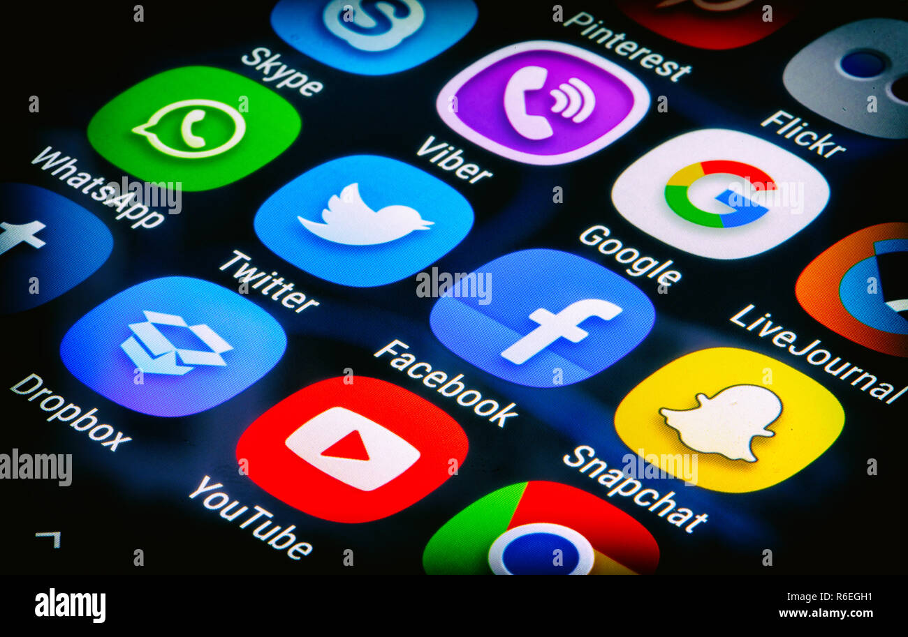 Youtube logo 2017 hi-res stock photography and images - Alamy