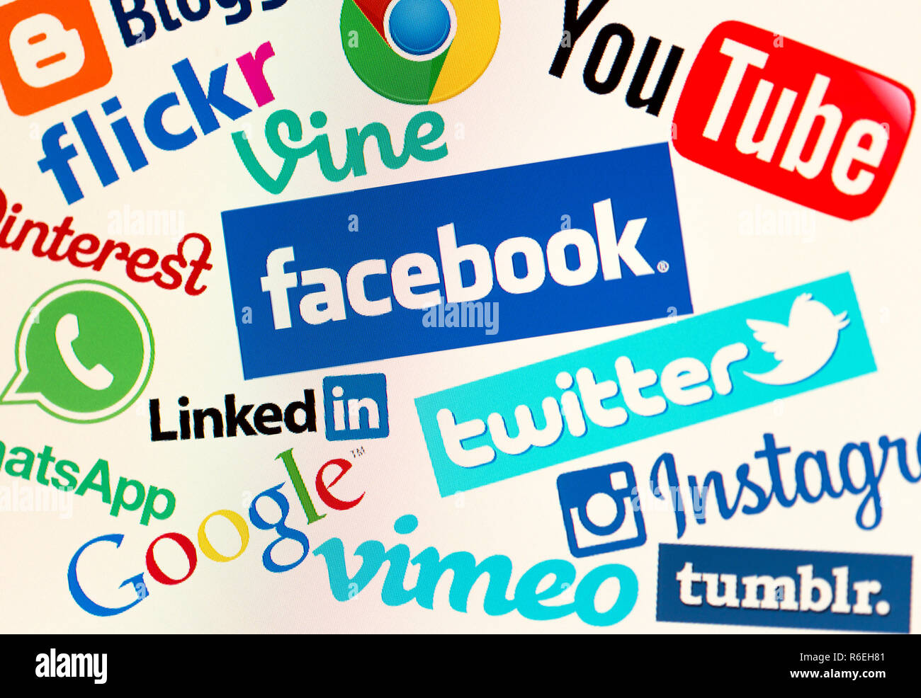 Google facebook logos hi-res stock photography and images - Alamy