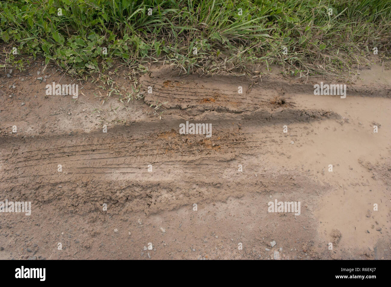 Tyre pattern hi-res stock photography and images - Alamy
