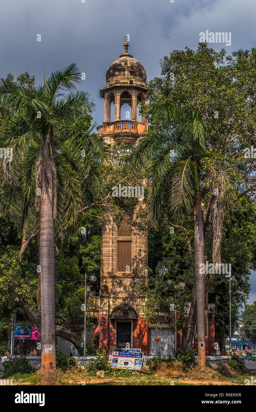 23-sep-2017-Traffic Police Station and Sayaji Clock Tower (Vadodara ...