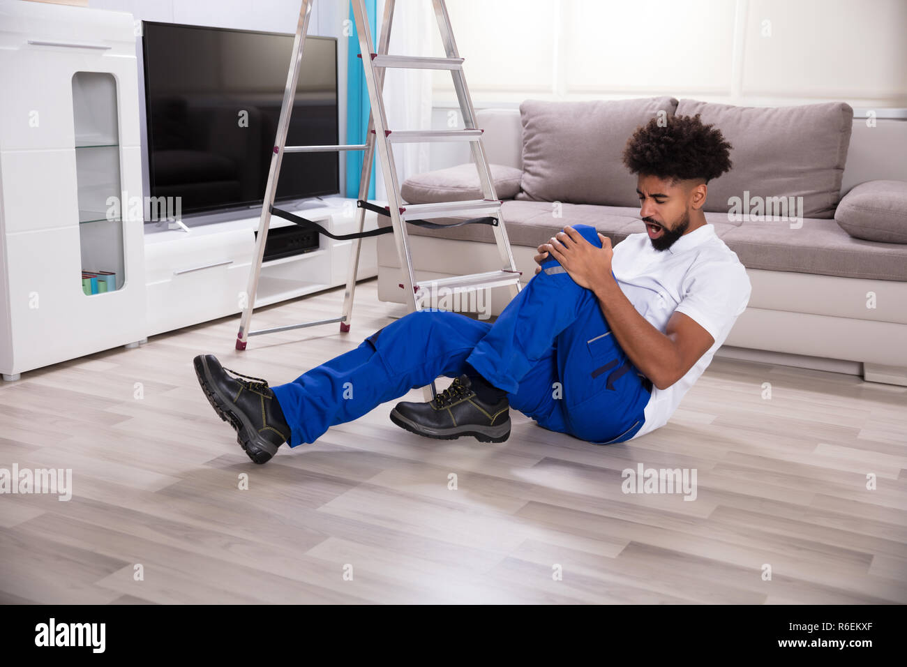 Falling from ladder hi-res stock photography and images - Alamy