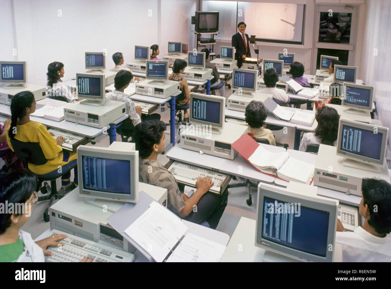 Indian classroom computers hi-res stock photography and images - Alamy