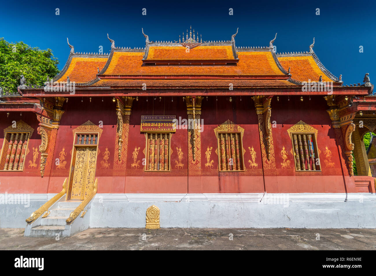 Wat Sen, Luang Prabang Also Known As Wat Sene Souk Haram Is A Buddhist ...