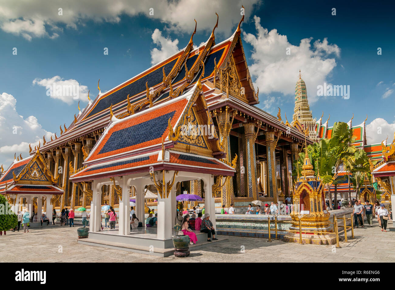 Phra ubosot hi-res stock photography and images - Alamy