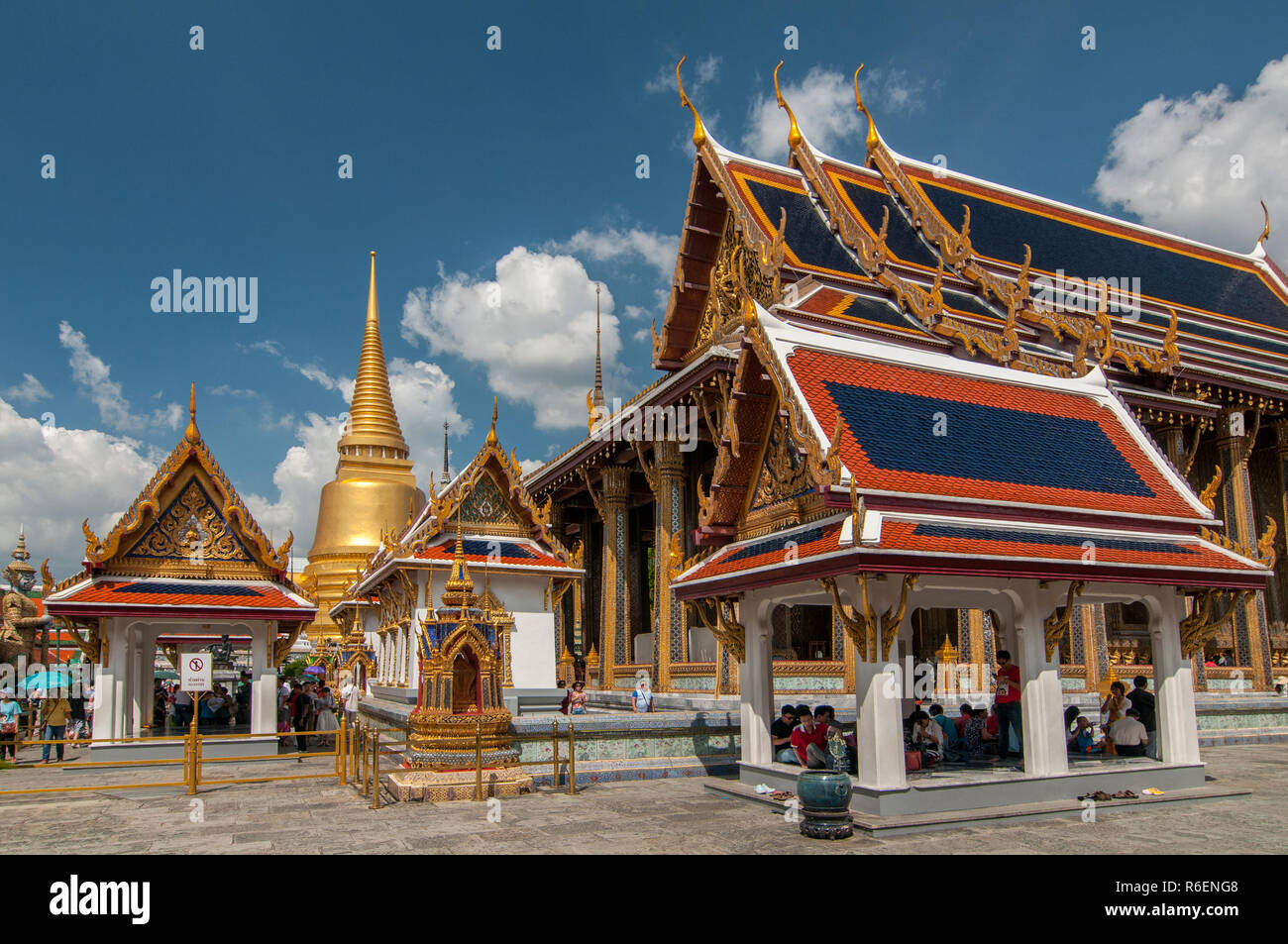 Phra ubosot hi-res stock photography and images - Alamy